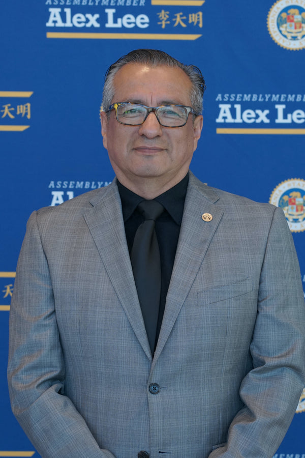SVL Founder Alex Ontiveros receives "Unsung Hero" Award - Silicon ...